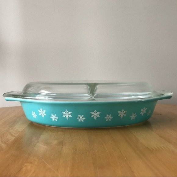 Pyrex | Kitchen | Vintage Pyrex Snowflake Cinderella 12 Qt Oval Divided ...